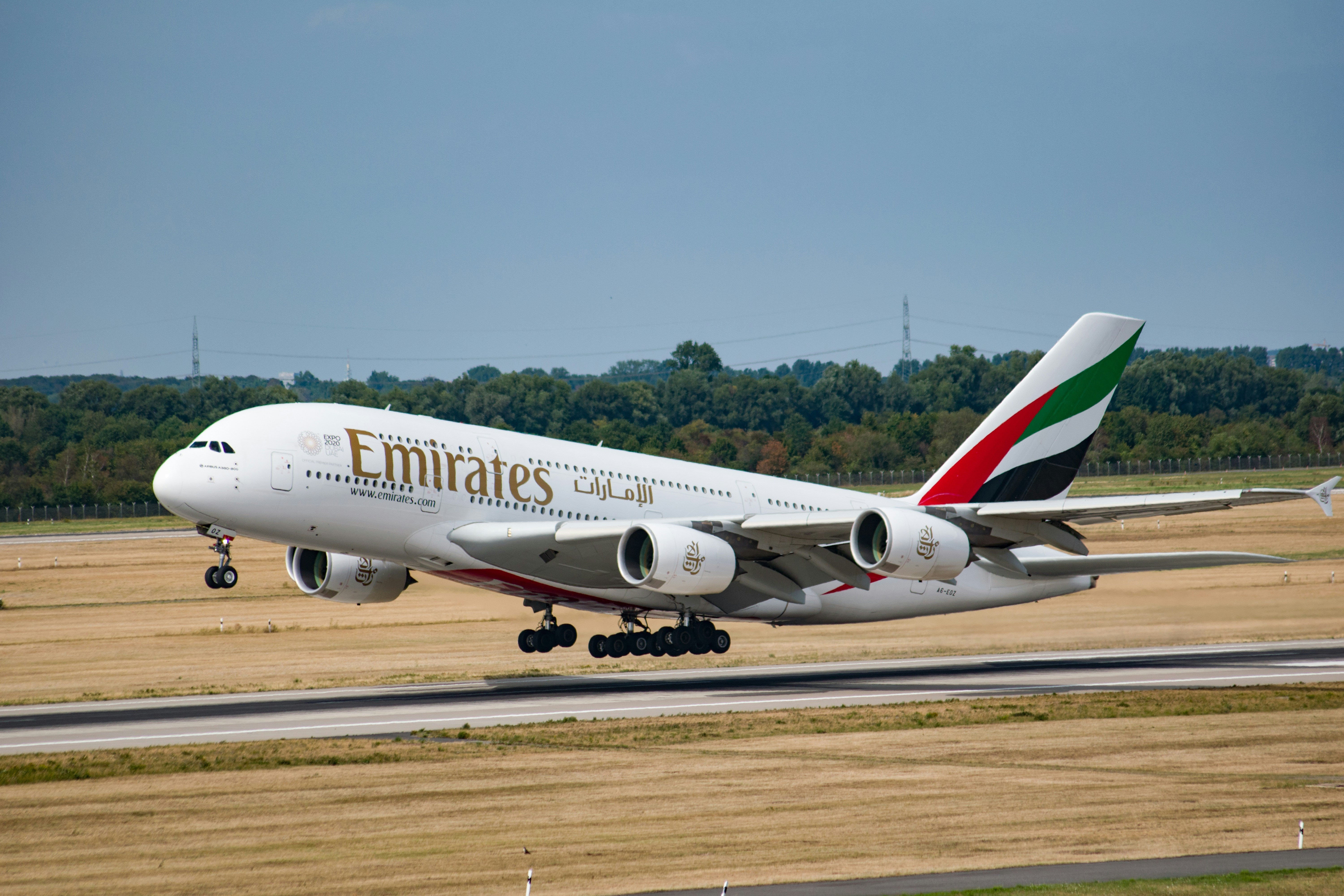 Emirates Luggage Size Guide 2026 — Tosca Travelgoods